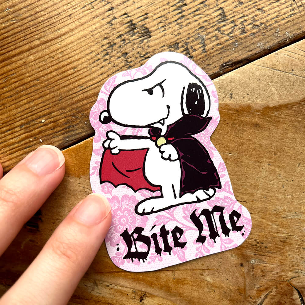 Vampire Snoopy – Apply Stickers